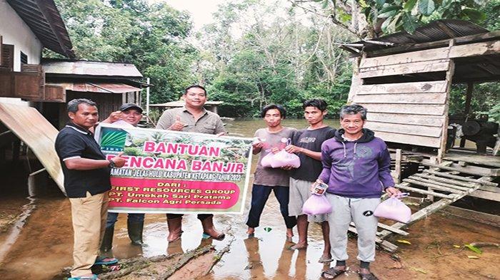 Wabup Ketapang Apresiasi First Resources Group Bantu Korban Banjir di Jelai Hulu dan Manis Mata ...