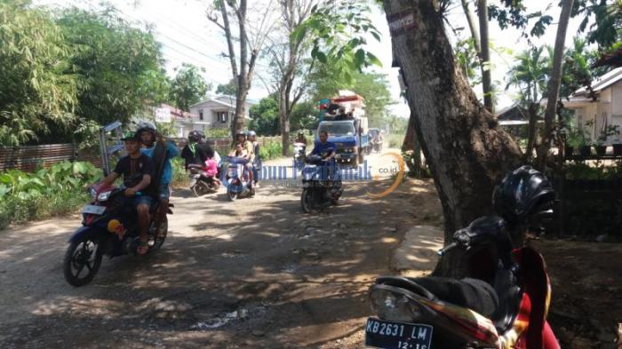 Kunjungan DPR RI ke Kumpai Raya, Masyarakat Usulkan Jalan Poros 7 Desa ...