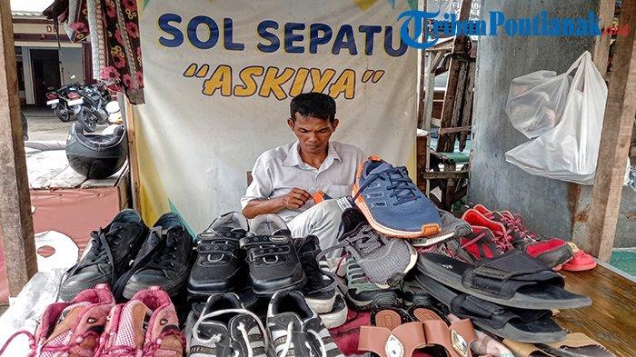 Kisah Tukang Sol Sepatu, Mengadu Nasib Dari Padang ke Pontianak ...