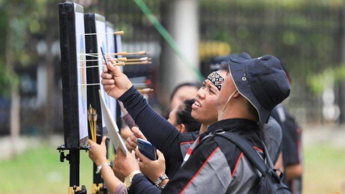 FOTO: Lomba Menyumpit Berbagai Kategori Meriahkan Pekan Gawai Dayak di ...