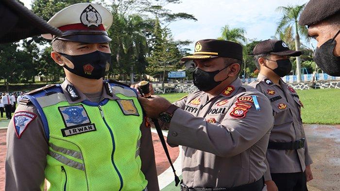 Pimpin Apel Gelar Pasukan Ops Zebra Kapuas 2021, Ini Penekanan Kapolres Landak - Tribunpontianak ...
