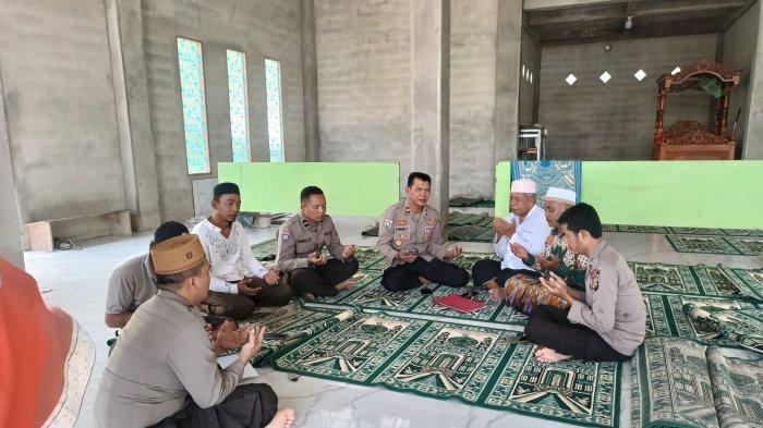 Kapolres Landak Salurkan Bantuan untuk Rumah Ibadah di Bulan Suci Ramadhan - Tribunpontianak.co.id