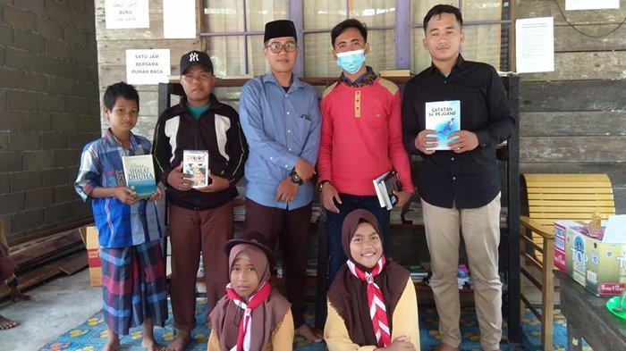 Pernerbit AMs Pustaka Peduli Rumah Baca di Desa Sekitar Kota Pontianak ...