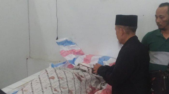 KRONOLOGI Kepala Sekolah Tewas Ditusuk Keponakan! Derita 8 Luka di Perut hingga Pengakuan Pelaku ...