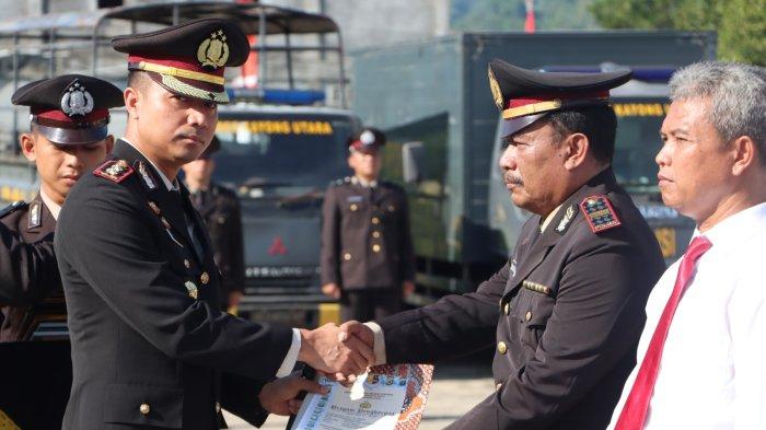 Kapolres Kayong Utara Pimpin Upacara Peringatan Hari Bhayangkara ke-77 ... Kapolres Kayong Utara Pimpin Upacara Peringatan Hari Bhayangkara ke-77 ...