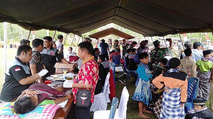 30 Anak Ikuti Sunatan Massal TMMD, Orang Tua Antusias Menunggu Sejak Pagi - Tribunpontianak.co.id