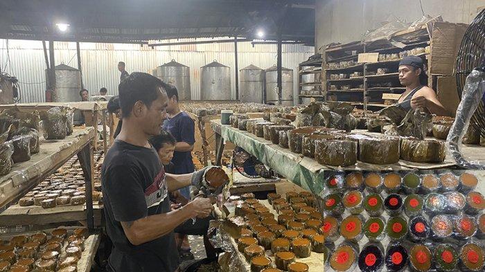 Jelang Imlek 2025, Kue Keranjang Khas Singkawang Sudah Mulai Diproduksi ...