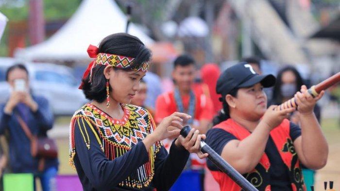 FOTO: Lomba Menyumpit Berbagai Kategori Meriahkan Pekan Gawai Dayak di ...