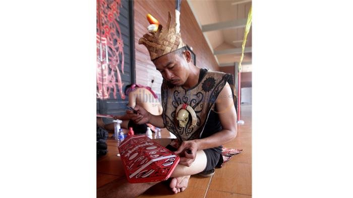 Foto-foto Lomba Lukis Perisai di Acara Pekan Gawai Dayak (PGD) ke-33 - Tribunpontianak.co.id