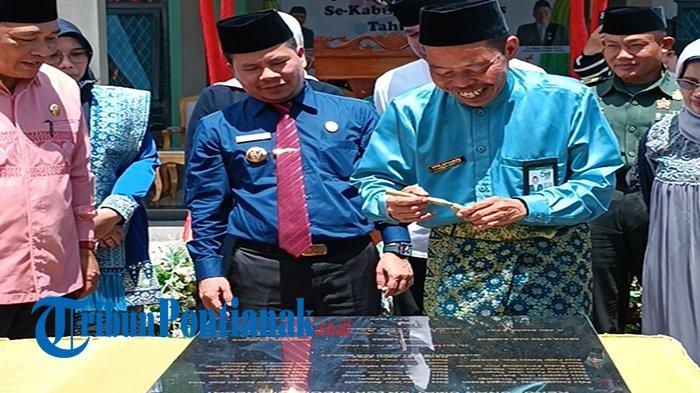 Bupati Satono Resmikan Kampung Moderasi Beragama Kemenag Sambas - Tribunpontianak.co.id