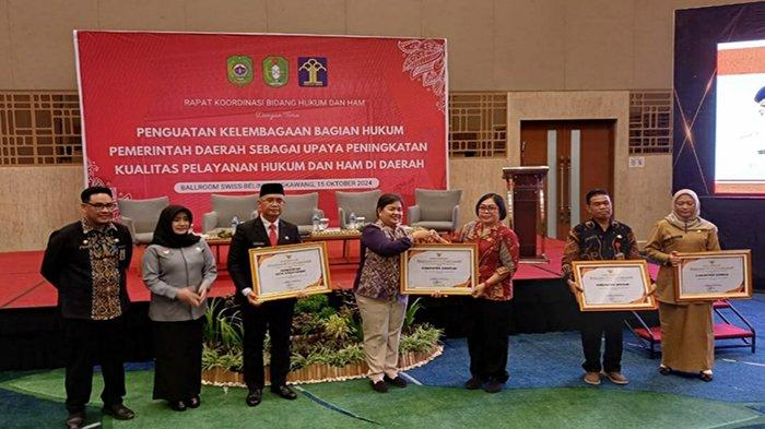 Pemkab Sanggau Raih Penghargaan Nilai Terbaik RAN HAM 2024 - Tribunpontianak.co.id