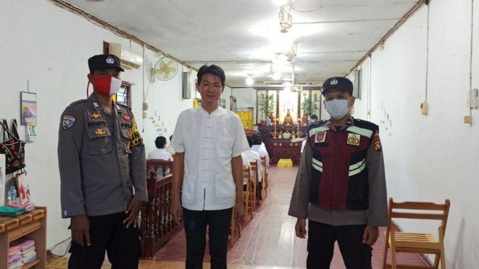 Personel Polsek Meliau Amankan Perayaan Waisak di Wihara Sau Xin Tan ...