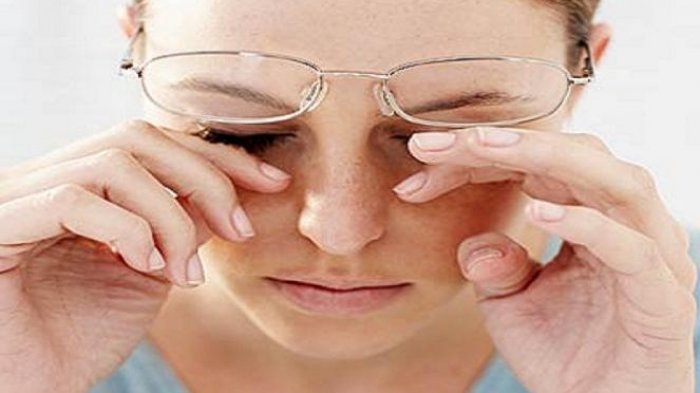 Kebiasaan Mengucek Mata, Ternyata Sangat Berbahaya! - Tribunpontianak.co.id