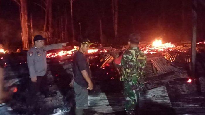 Rumah Betang di Kecamatan Menukung Melawi Terbakar dan Lukai 2 Orang ...