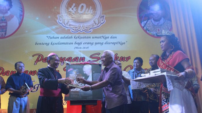 Agustinus Agus Launching Buku Otobiografi Berjudul Anak Kampung jadi ...