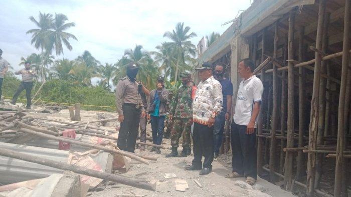 Kantor Desa Sungai Purun Besar Ambruk, Wakil Bupati Muhammad Pagi ...