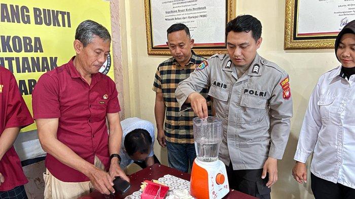 Satresnarkoba Polresta Pontianak Musnahkan Barang Bukti Narkoba dari Dua Kasus - Tribunpontianak ...