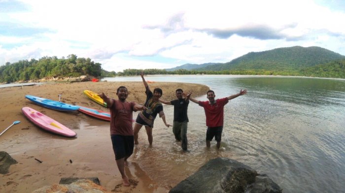 Lintang Takjub Lihat Keindahan Alam Pantai Pulau Datok ...