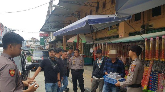 Operasi Pekat, Polres Sintang Sita Lusinan Petasan Jenis Korek dari Pedagang - Tribunpontianak.co.id
