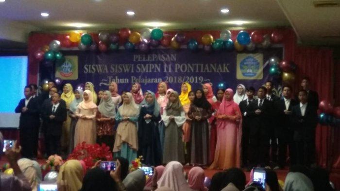 Pelepasan Siswa & Siswi Kelas IX SMPN 11 Kota Pontianak Tahun 2018/2019 Berlangsung Meriah ...