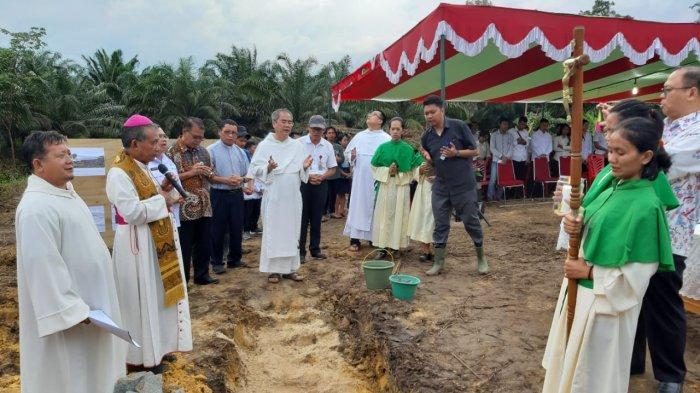 Mgr. Agustinus Agus: Tanpa Pendidikan Sulit Mengembangkan Manusia ...