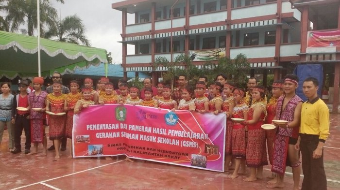 Tarian Songpak dan Pingan Pukau Penonton Pada Gerakan Seniman Masuk ...