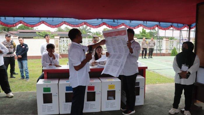 Polres Sekadau Gelar Simulasi Pengamanan TPS Pemilu 2024 untuk Meningkatkan Kesiapan Personel ...