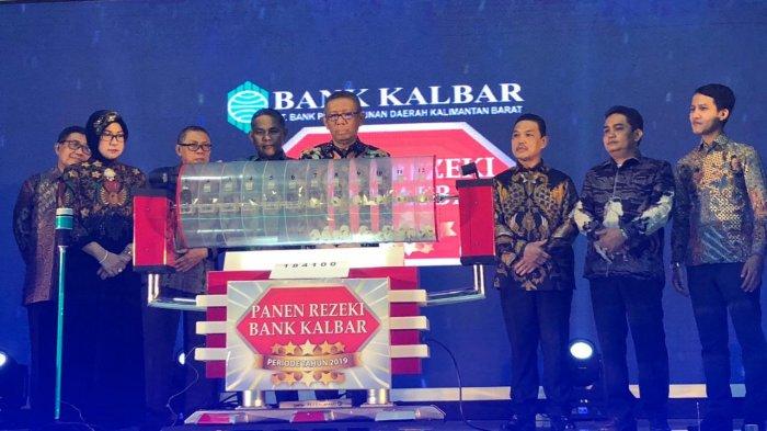 Panen Rezeki Bank Kalbar Berbagi 20 Unit Mobil - Tribunpontianak.co.id