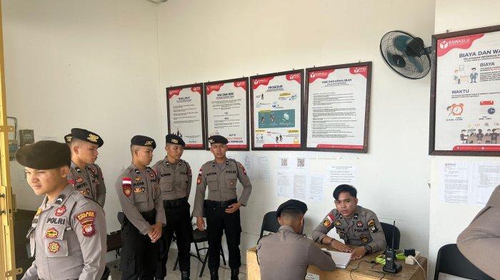 Wujud Nyata Polres Kapuas Hulu dalam Operasi Mantap Praja 2024 Lakukan Pengamanan Kantor Bawaslu ...