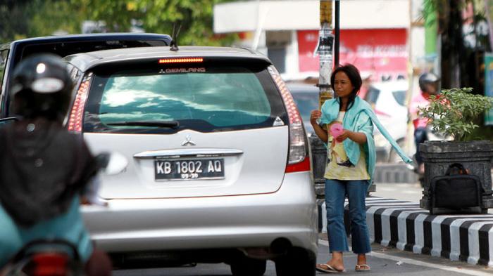 [FOTO-FOTO] Pengemis Beroperasi pada Momen Hari Raya - Tribunpontianak ...