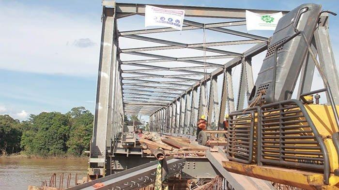 Realisasi Pengerjaan Proyek Jembatan Melawi II Sudah Lebih dari 50 ...