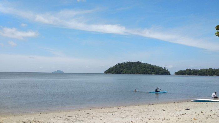 Lokasi Main Kano di Pantai Pulau Datok, Ini Varian Tarifnya ...