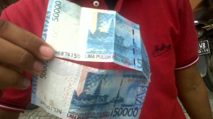 Terima Uang Palsu Rp 50 Ribu, Pedagang Sayur di Parit Baru Lakukan Hal ...