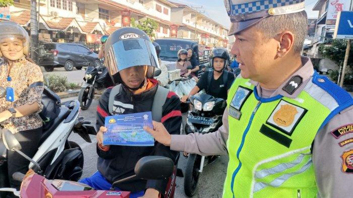 Satlantas Polres Melawi Ingatkan Penguna Jalan Agar Selalu Tertib Lalu Lintas - Tribunpontianak ...