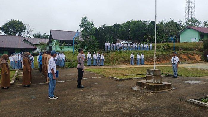 Jadi Irup di SMAN 1 Tanah Pinoh, Kapolsek Kota Baru Ajak Pelajar Cinta Tanah Air, Bangsa dan ...