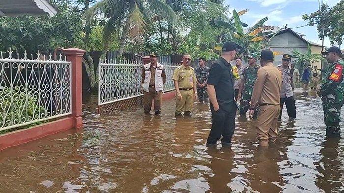 Soal Banjir yang Rendam 317 Warga Singkawang, Ini Kata PJ Walkot Sumastro - Tribunpontianak.co.id