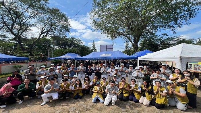 Yayasan Buddha Tzu Chi Bagikan 1000 Paket Sembako untuk Warga Pontianak - Tribunpontianak.co.id