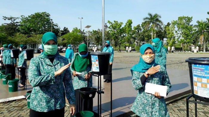 Tim Penggerak PKK Kubu Raya Bantu 128 Unit Sarana Cuci Tangan dan 10 ...