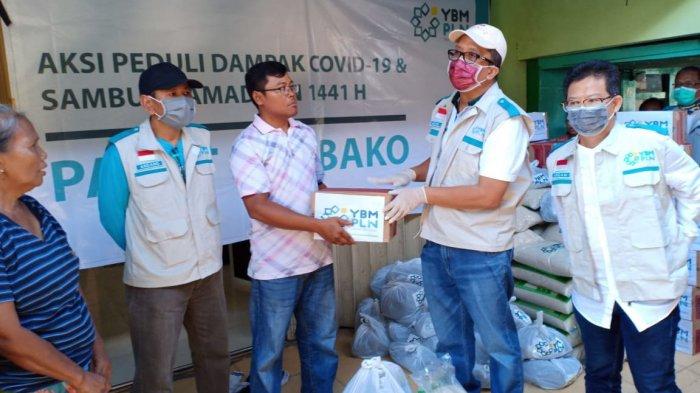 YBM PLN Kalbar Beri Bantuan Paket Sembako Rp 240 Juta untuk Warga Kurang Mampu di Kalbar ...