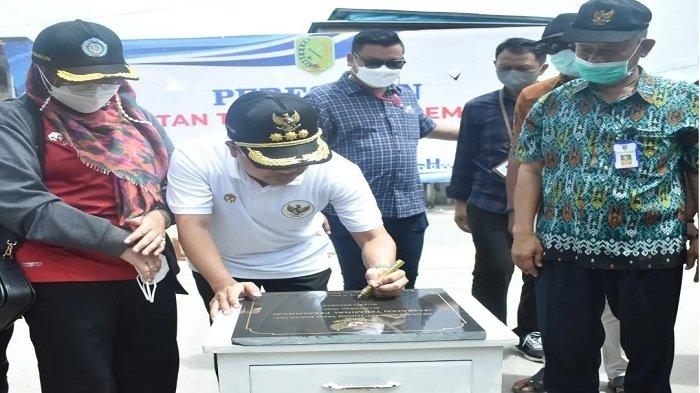 Bupati Satono Resmikan Jalan Sicai - Tribunpontianak.co.id