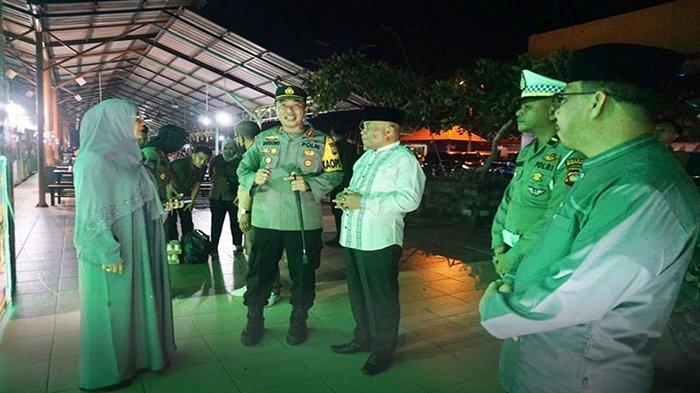 Pastikan Idul Fitri Berjalan Aman, Kapolres Mempawah Bersama Bupati Tinjau Pos Pelayanan ...