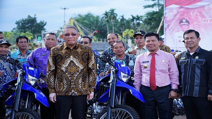 Bupati Satono Targetkan 2024 Semua Desa di Sambas Jadi Desa Mandiri - Tribunpontianak.co.id