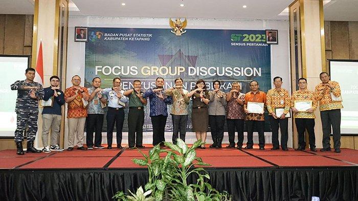 Wabup Ketapang Buka FGD Penyusunan Publikasi Dalam Angka 2023 - Tribunpontianak.co.id