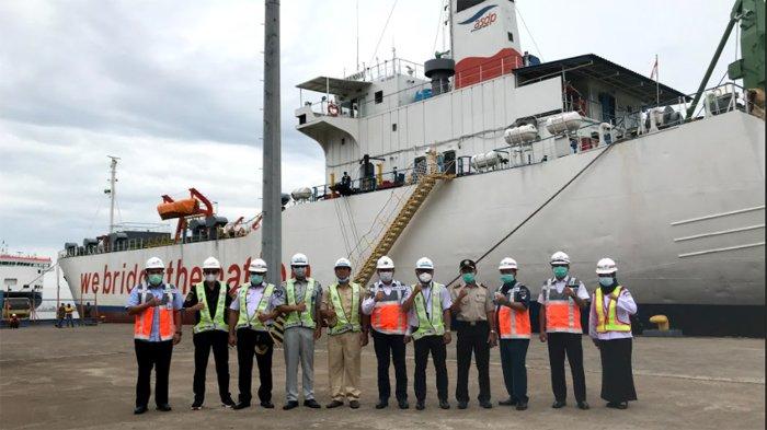 Pelayaran Perdana KMP Ferindo 5 di Pontianak 2021 Layanan Ferry Jarak ...