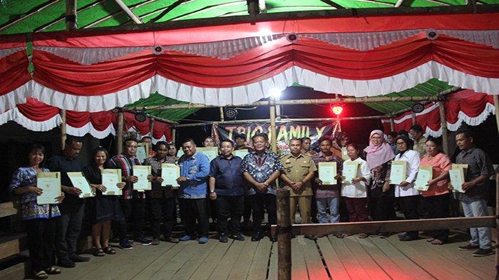 PTPN XIII Bagikan 343 Sertifikat Plasma Lunas Pada Petani Sanggau ...