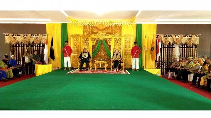 Gusti Muhammad Effendi Dinobatkan Sebagai Raja Kusumanegara Sekadau ...