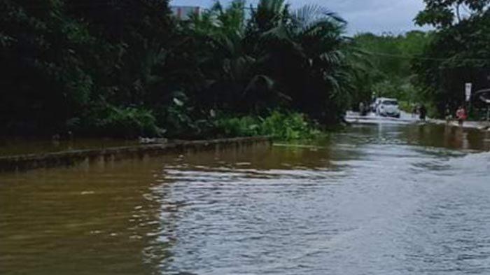 Beberapa Ruas Jalan di Wilayah Kabupaten Landak Dilanda Banjir ...