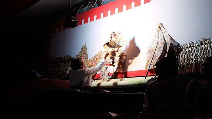Sanggar Seni Hamiluhung Gelar Pertunjukkan Wayang Kulit yang Memukau, Rayakan Ulang Tahun ke-3 ...