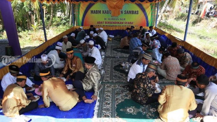 Tradisi Makan Saprah di Pesta Pernikahan Adat Melayu Sambas ...