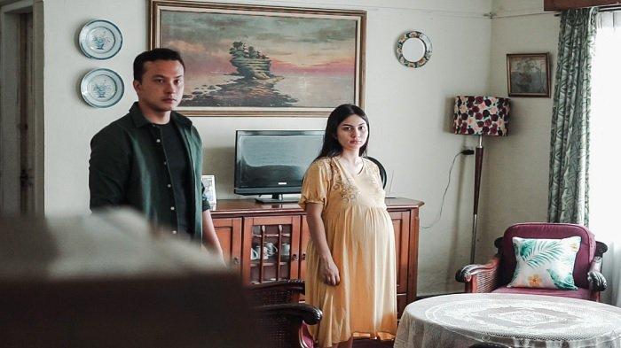 Sinopsis Sayap Sayap Patah Dibintangi Nicholas Saputra dan Ariel Tatum Tayang di Bioskop 18 ...